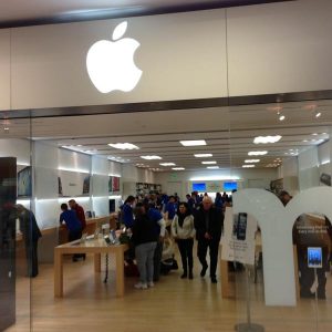 10 Companies That Started Small and Made It Big - StartUp Mindset