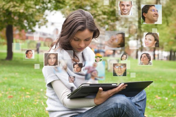 4 Ways of Successfully Marketing Yourself on Social Media - StartUp Mindset