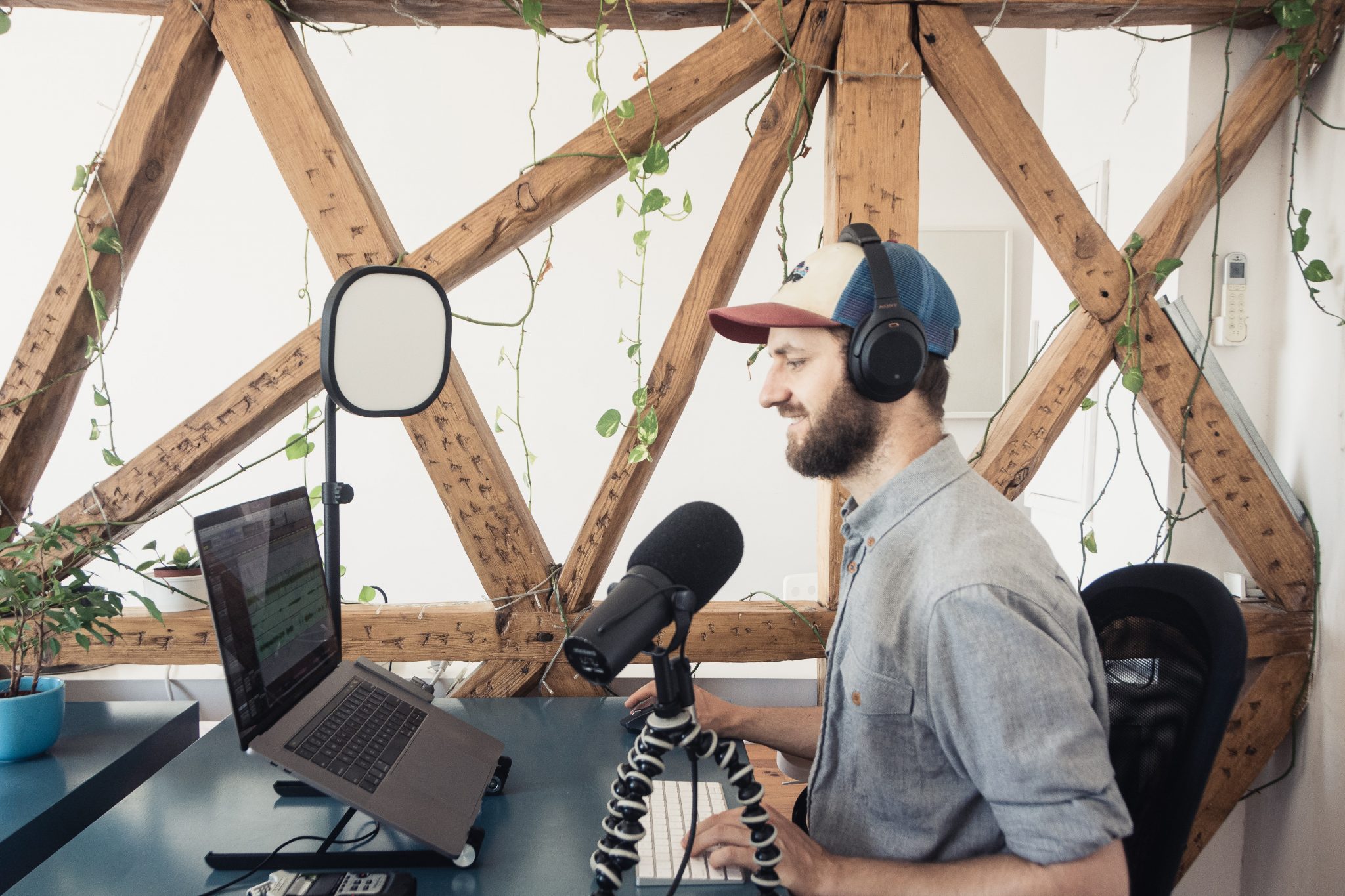 7 Ways to Drive Traffic to Your Podcast - StartUp Mindset