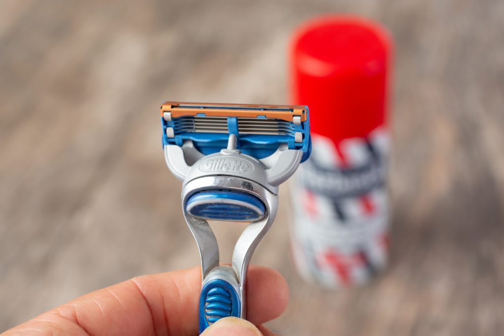 Understanding the Razor and Blade Business Model - StartUp Mindset