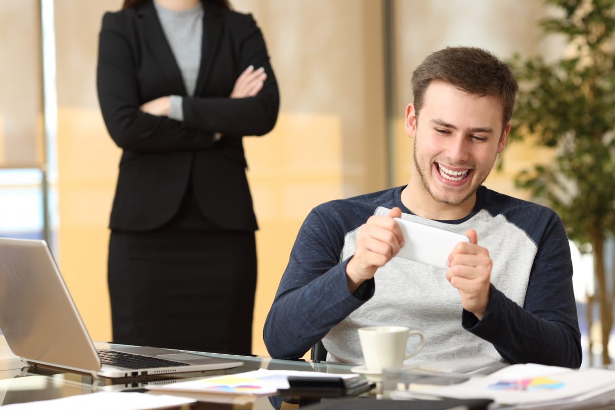 5 Signs of an Underperforming Employee - StartUp Mindset