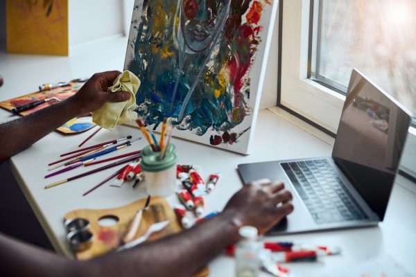 7 Business Models For Artists - StartUp Mindset