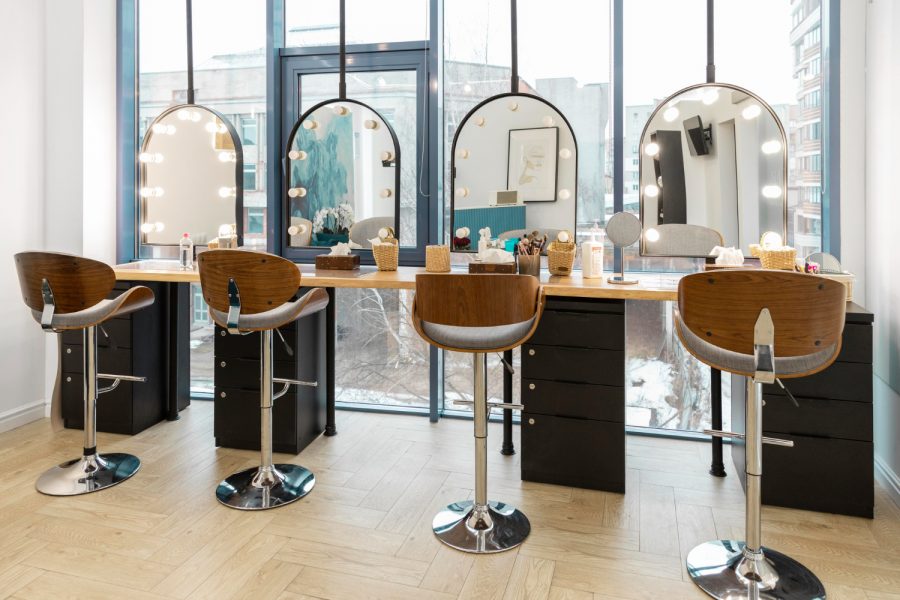 The Beauty Salon Business Model: Types, Advantages and Disadvantages ...