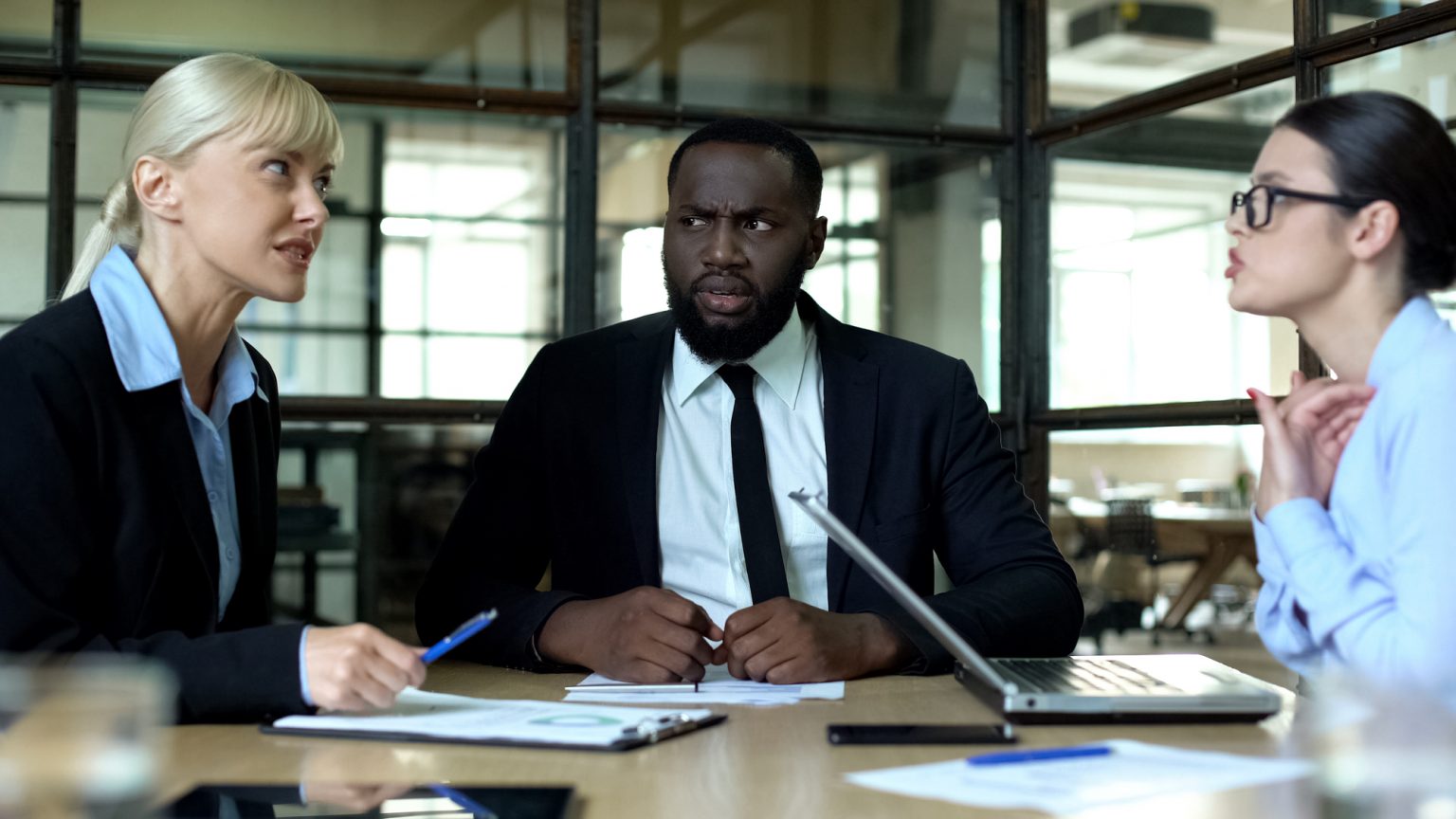 Handling a Conflict Between Supervisors and Employees - StartUp Mindset